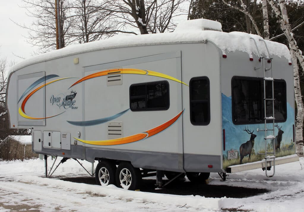 Bus & RV Graphics in Wisconsin | Kemmel Design